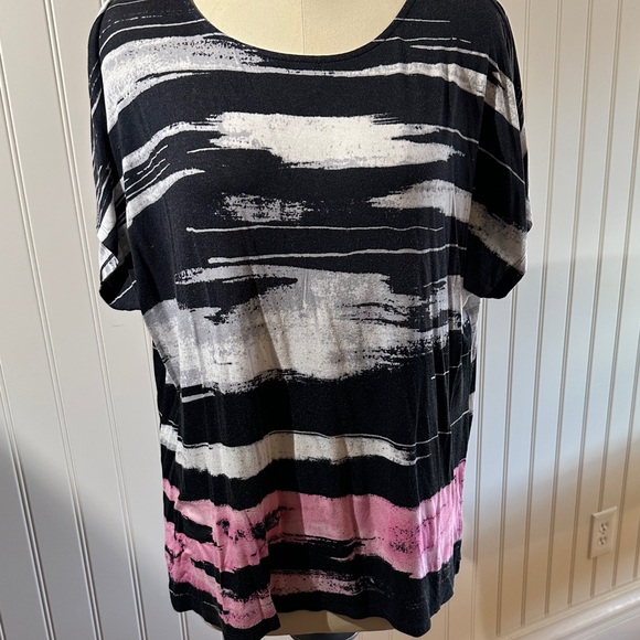 Simply Vera Vera Wang | Tops | Stylish Black And Pink Womens Top | Poshmark